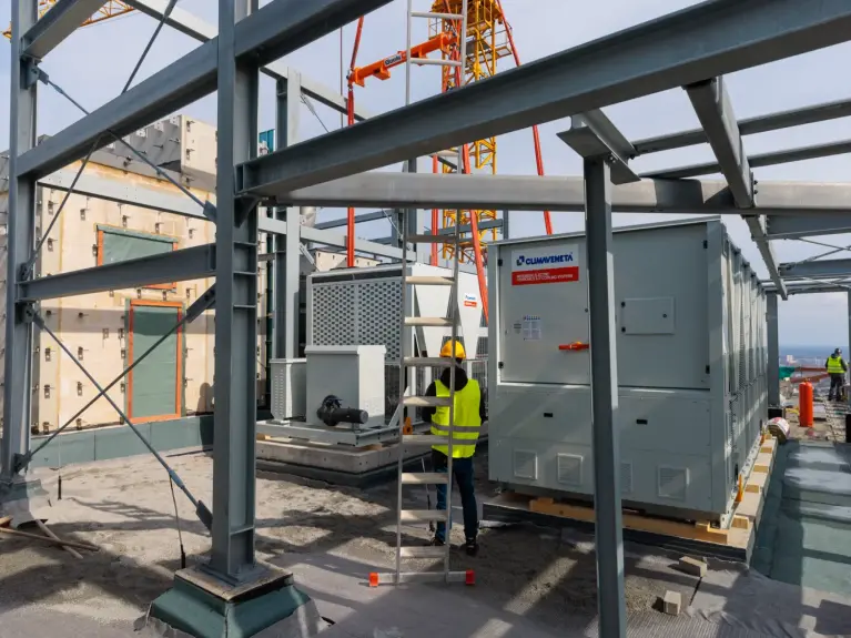 Hochhaus nachhaltig heizen & kühlen | Mitsubishi Electric